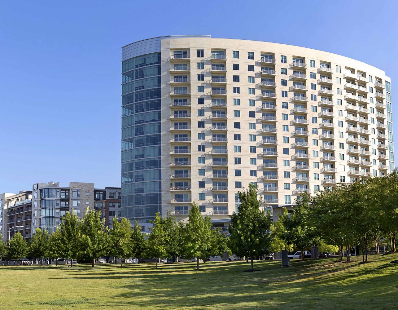 Downtown Austin Highrise Apartments With Great Views - Taco Street Locating