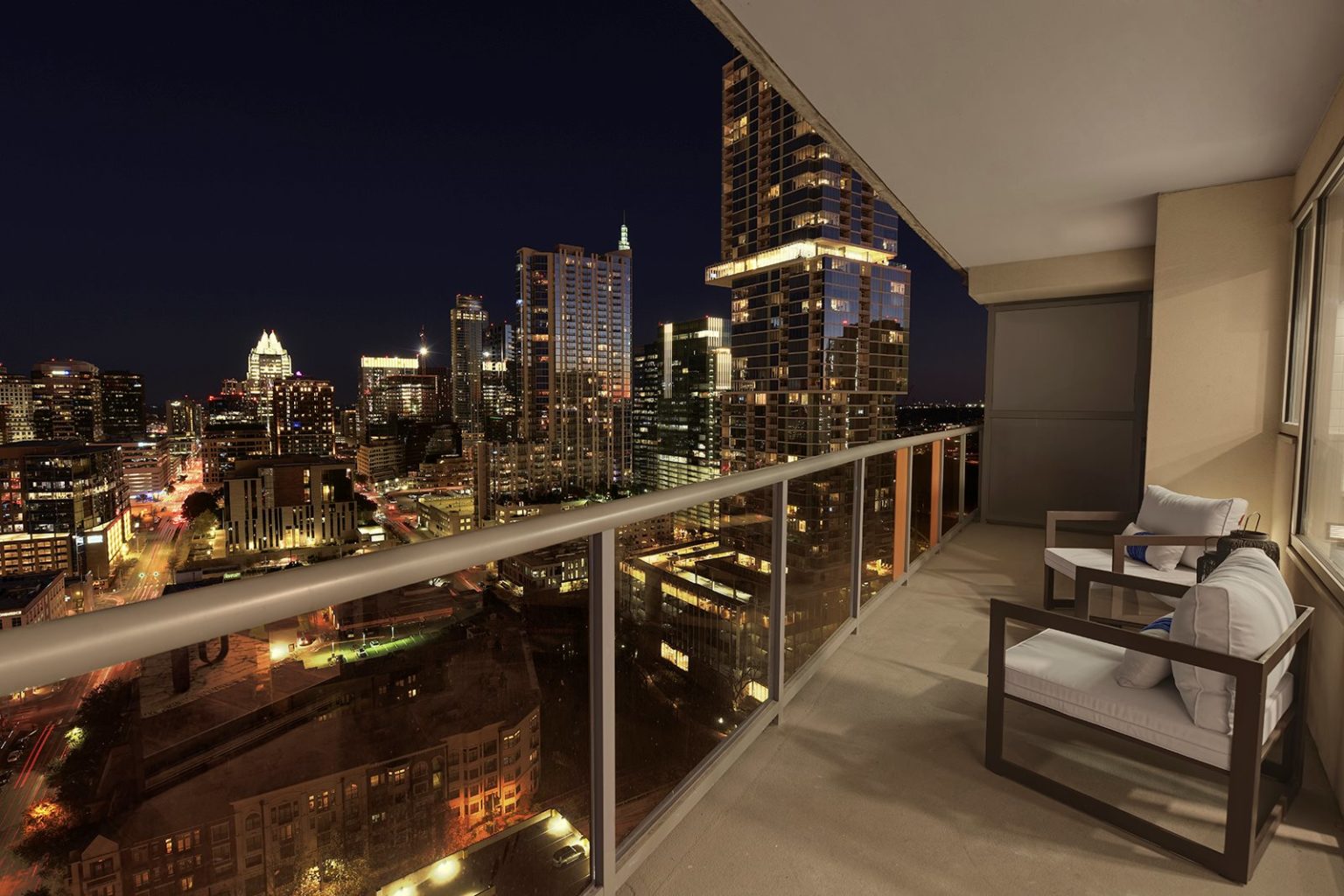 Downtown Austin Highrise Apartments With Great Views - Taco Street Locating